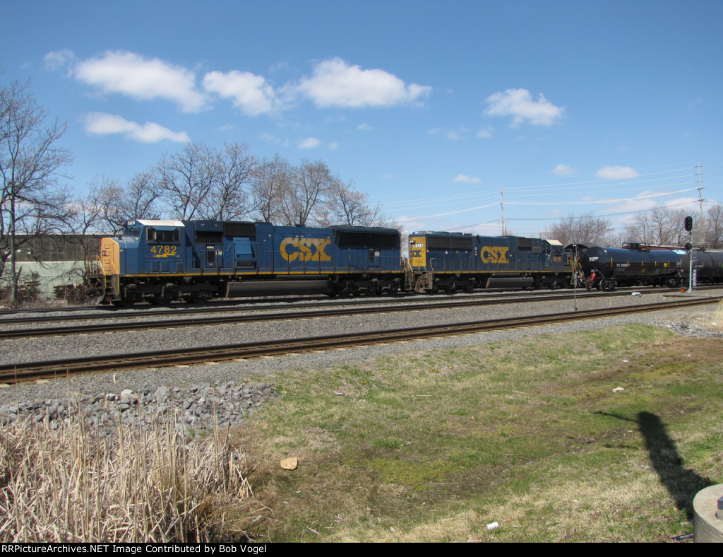 CSX 4782 and 8516